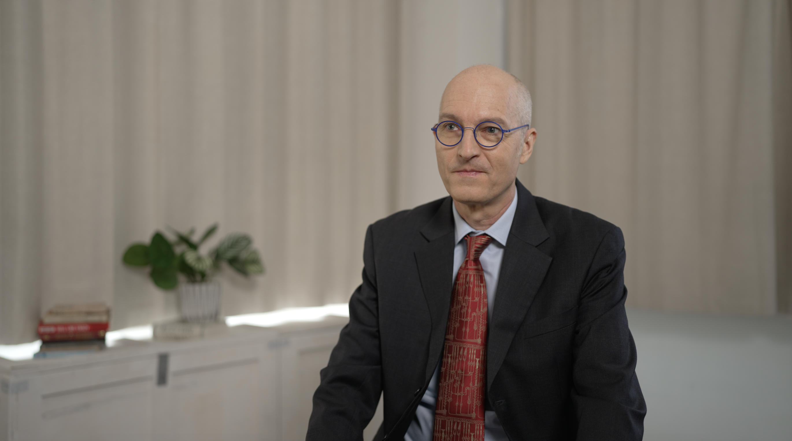 Dr. Björn Drobe - Review of Myopia Management
